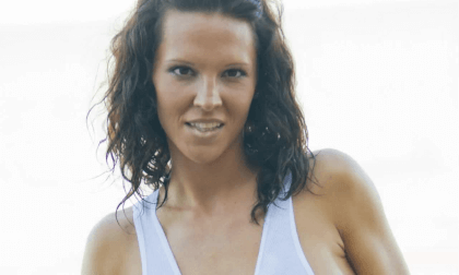 beach tank top - Virtualreality3d - VR Video | JillVR